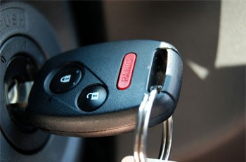 Broken car key extraction service with our auto locksmiths